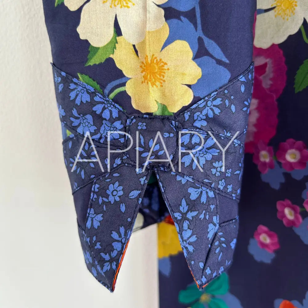 Grace in Liberty Valley of Nysa – APIARY